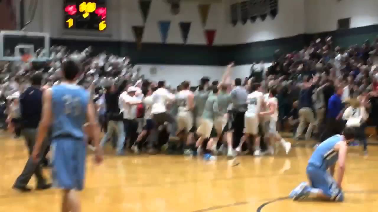 Brendan Clarke hits game-winning shot to lift Colts Neck - YouTube