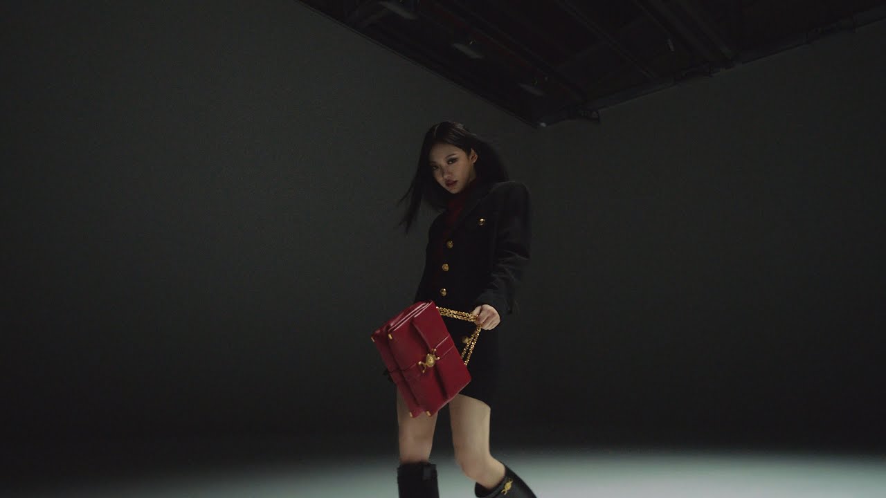 NINGNING with the Kleio Bag | Campaign Film | Versace - YouTube