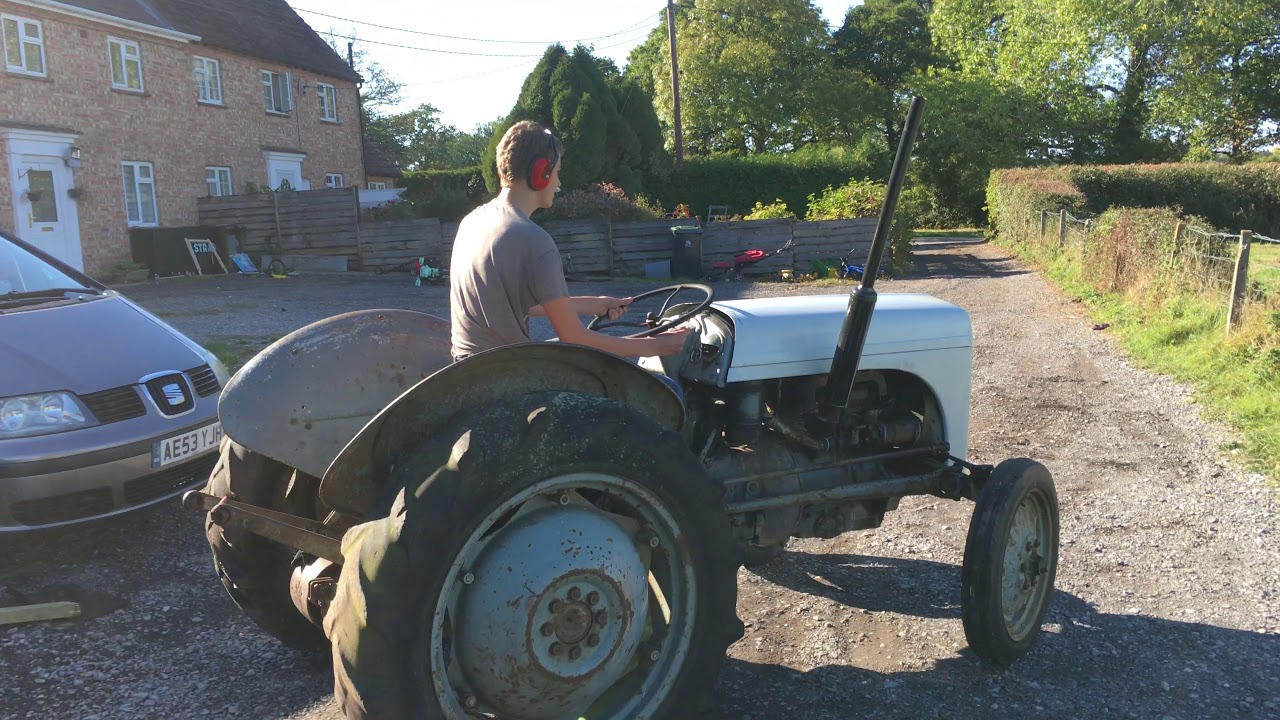 Ferguson TED20 (Little Gray Fergie) First drive in about 10 years ...