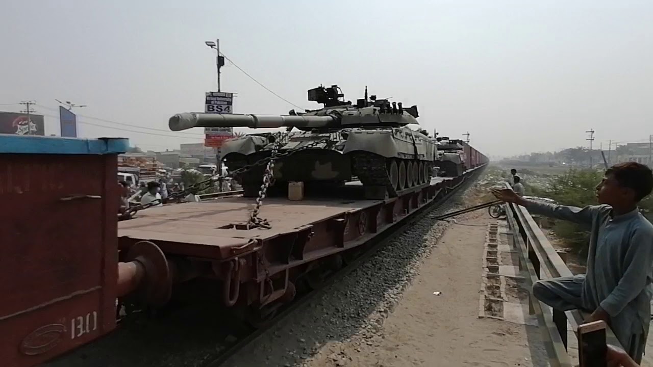 Pakistani Army Panzer Loaded on Train || Pakistani Army Tank Loaded on ...