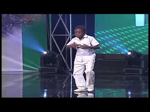 lil Nigerian boy  dancing to the skype call sound