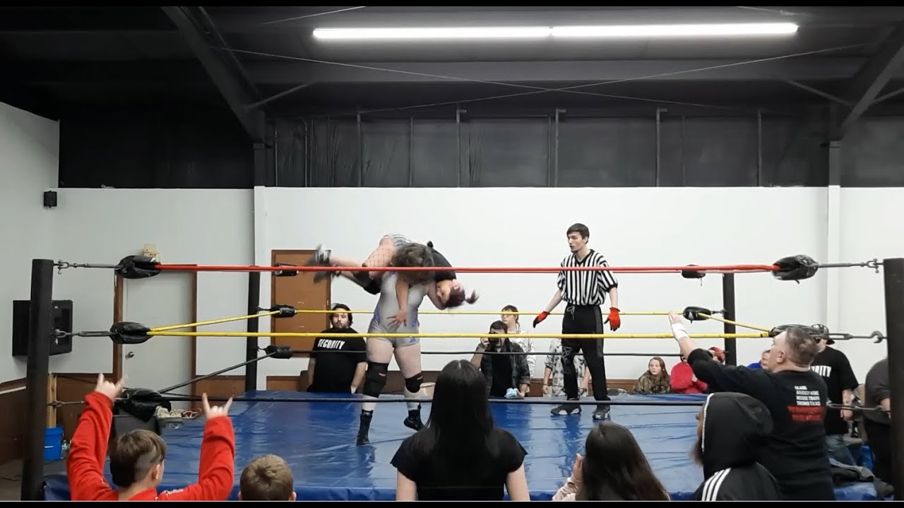 JENNIFERE JUSTICE vs CHARLIE KRUEL (SWAG WRESTLING 12 18 2021) - YouTube