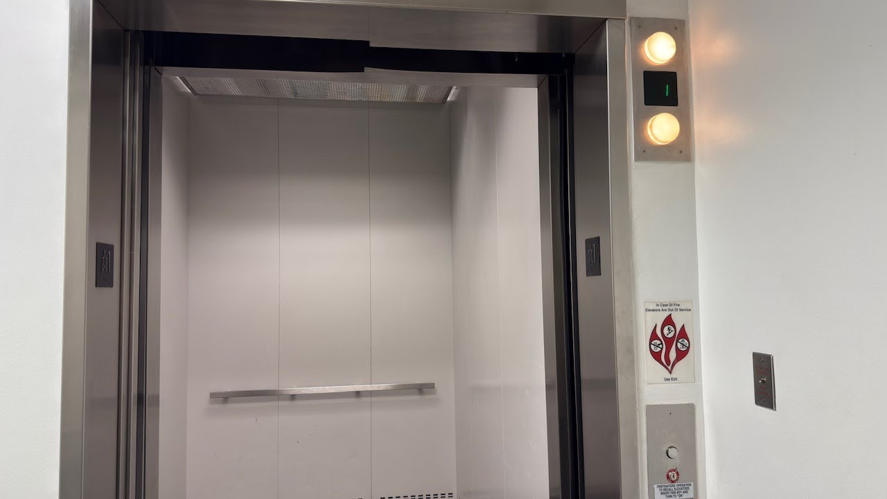 OTIS Series 4 Hydraulic Service Elevator @ CenterPointe I, Altamonte ...