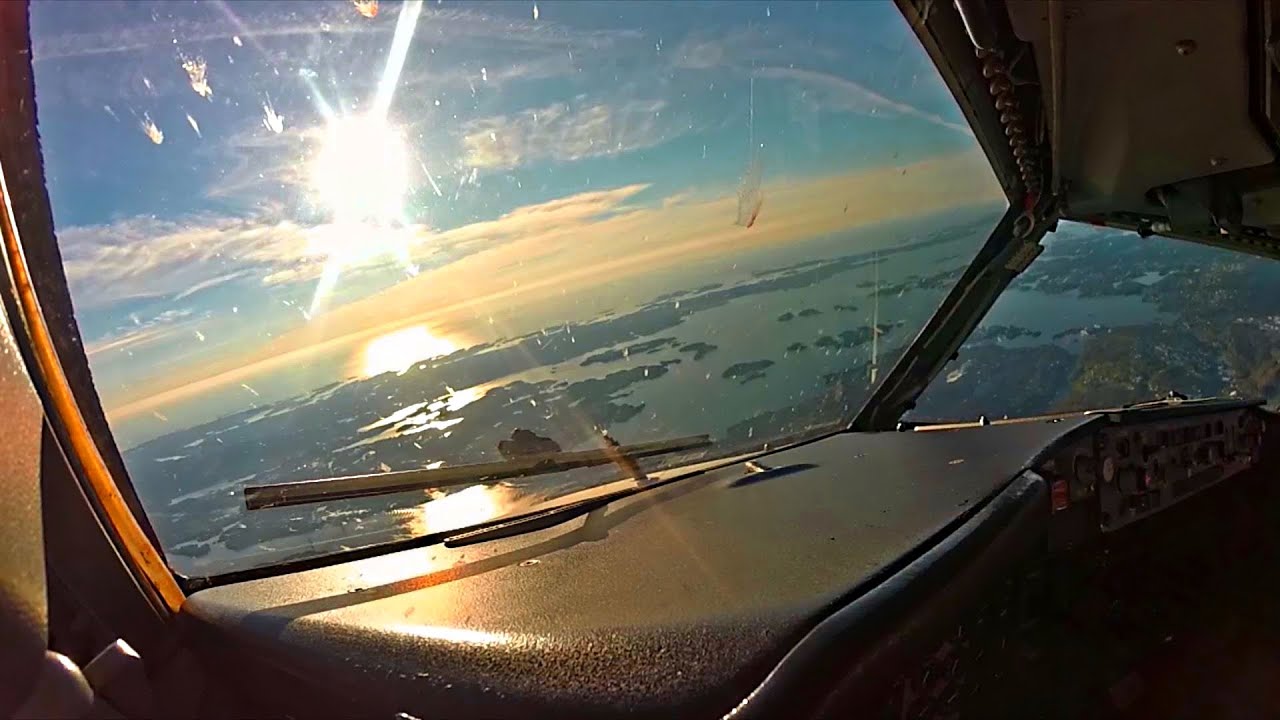 Stunning Visual Approach | 737 Cockpit View Landing in Bergen! - YouTube