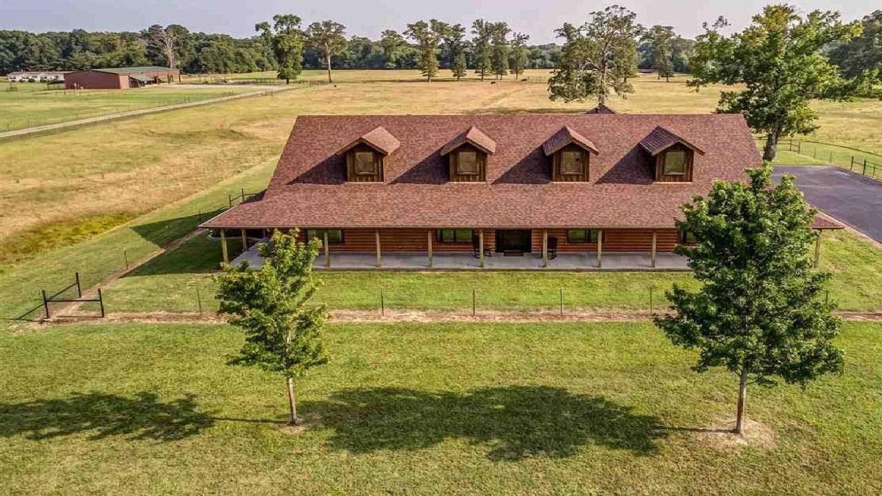 4218 FM 451, Waskom, TX Presented by Amy Tabor. - YouTube