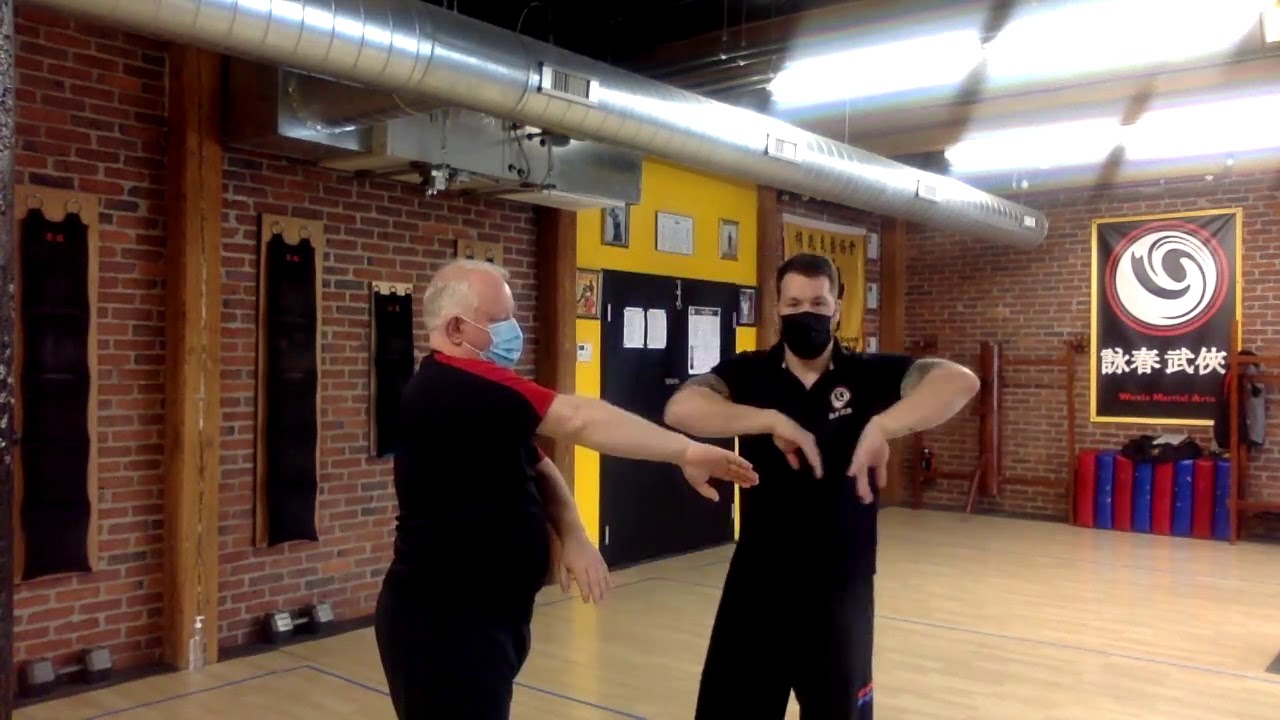 Wooden Dummy Chi Sau : Movements 1 - 20 (Hong Kong Version) - YouTube