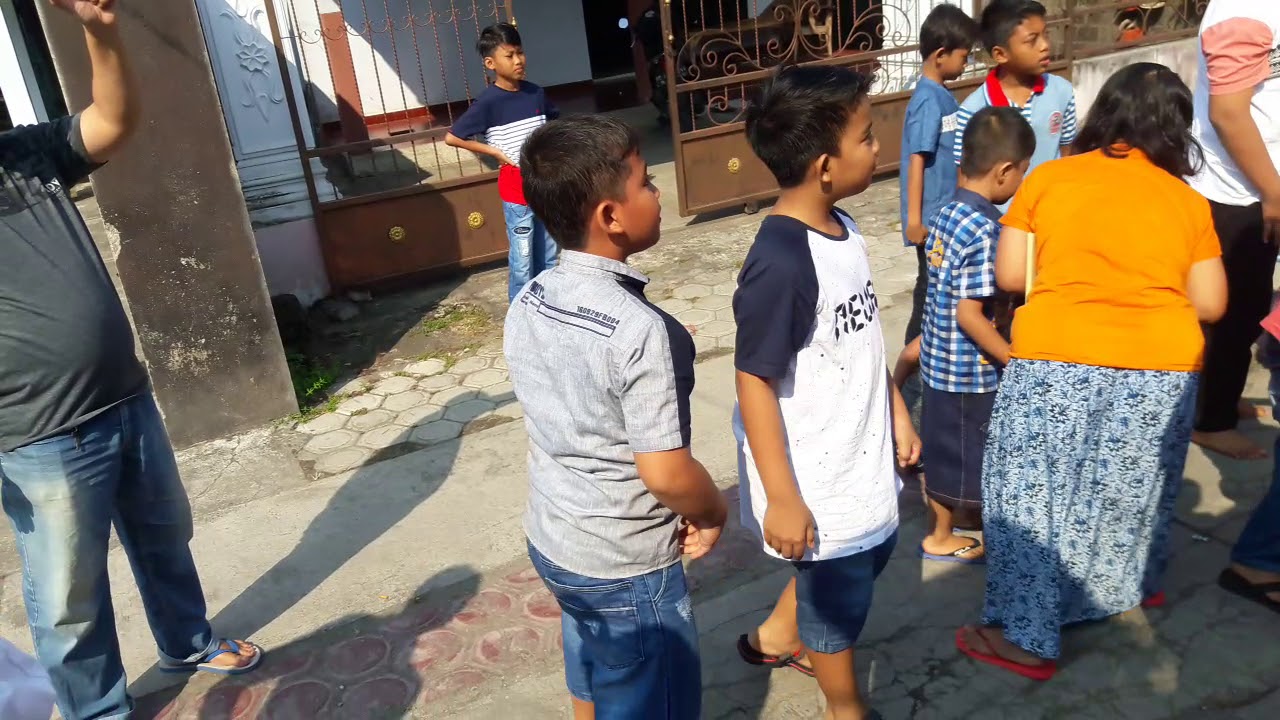 Rebutan uang koin - YouTube