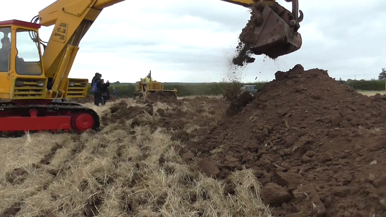 Welland 2017 JCB 5C - YouTube