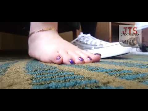In-Shoe exploring. (featuring Ashley)