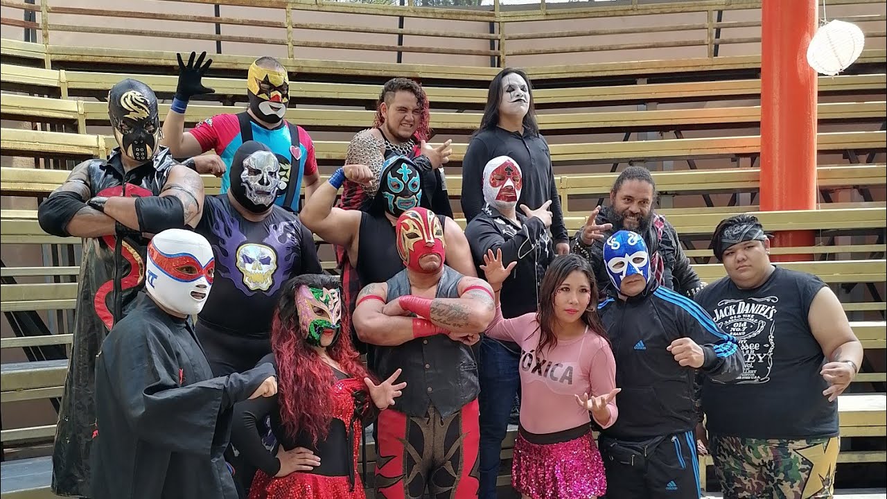 LUCHA LIBRE. Parte de los integrantes de la Promotora Arena Coliseo ...
