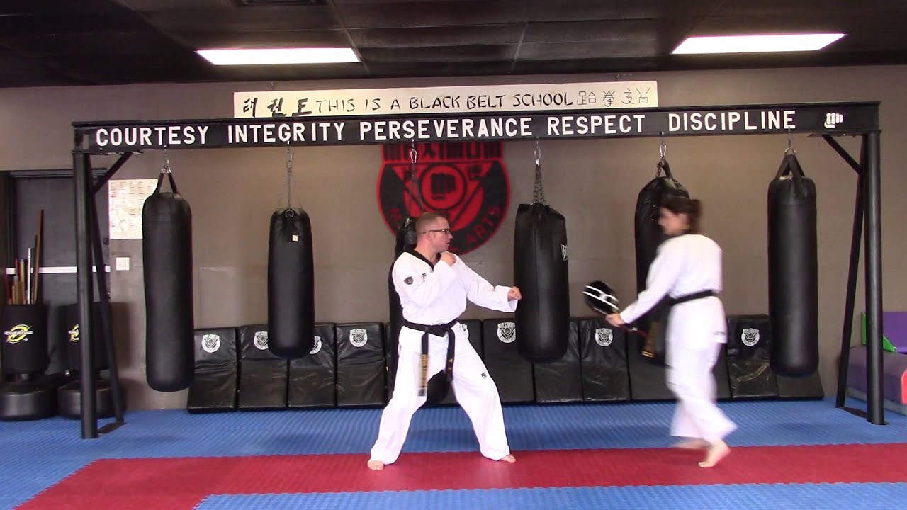 Taekwondo Fast Kick on Target - YouTube