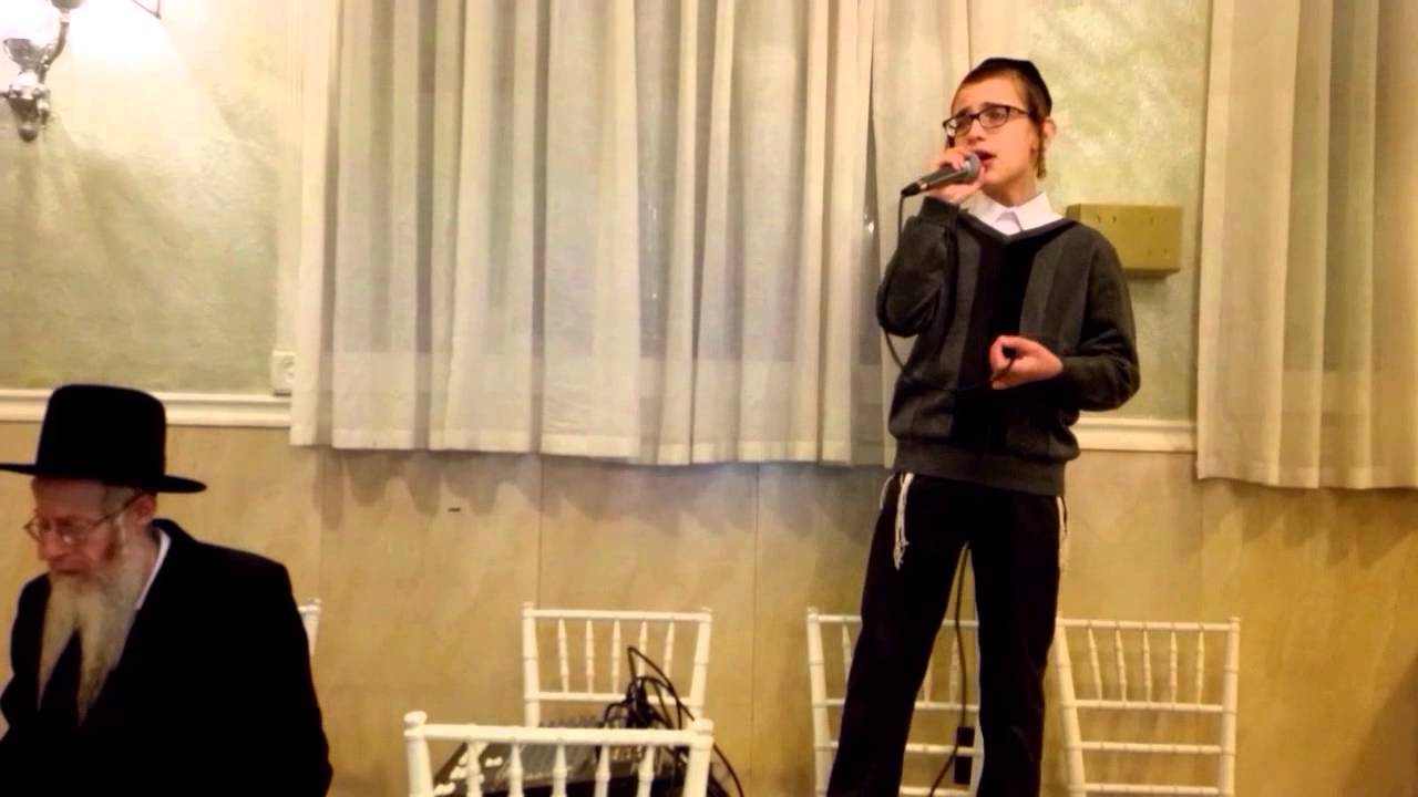 ילד הפלא ארי רייך Ari Reich ,בווילאמסבורג."הייליגער שבת" - YouTube