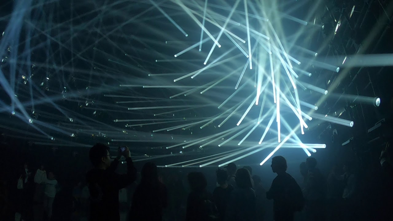 teamLab Borderless Tokyo Light Vortex - YouTube
