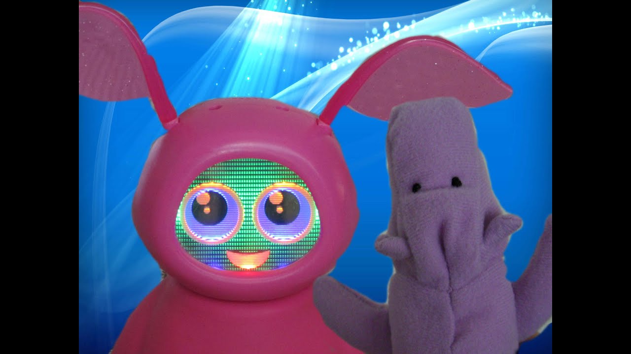 Fijit Friends Serafina Rubber Girly Robot. Mattel 2010. - YouTube