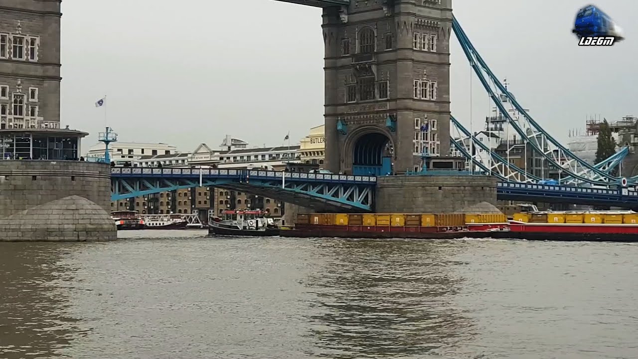 Tower Bridge & Boats on Thames River in London - 16 November 2023 - YouTube