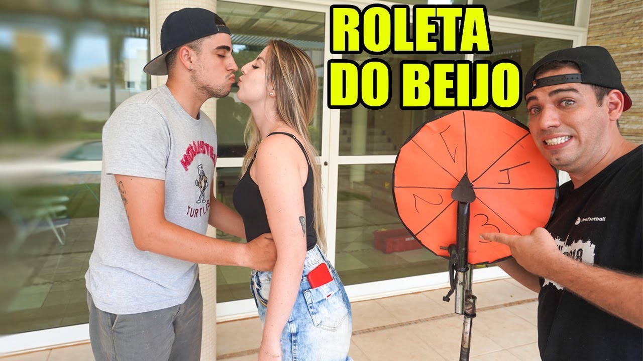 Meus Amigos Se Beijaram Na Roleta Do Beijo Youtube