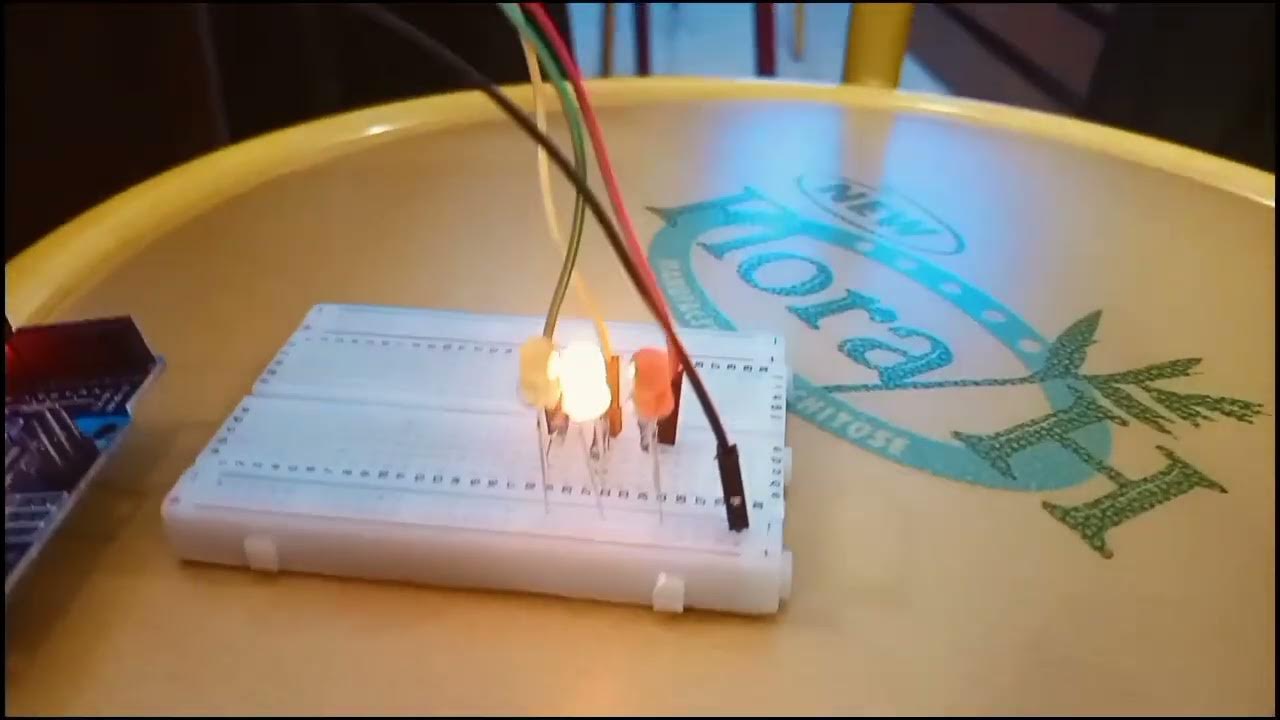 TRAFFIC LIGHT ARDUINO UNO | TUGAS | - YouTube