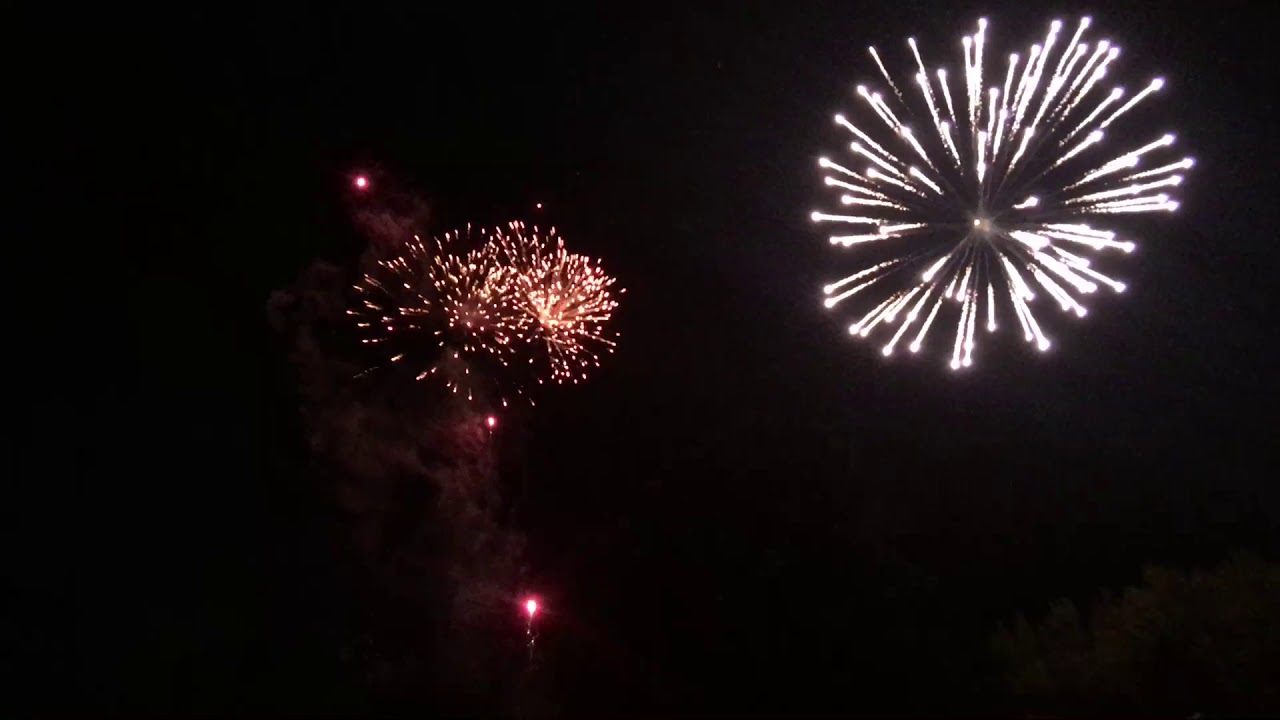 Chippenham Firework Show 2/11/19 - YouTube
