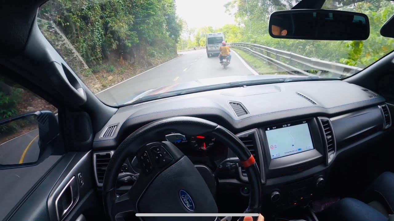 Ford Ranger Raptor ôm cua cạ gối đèo Bảo Lộc. - YouTube