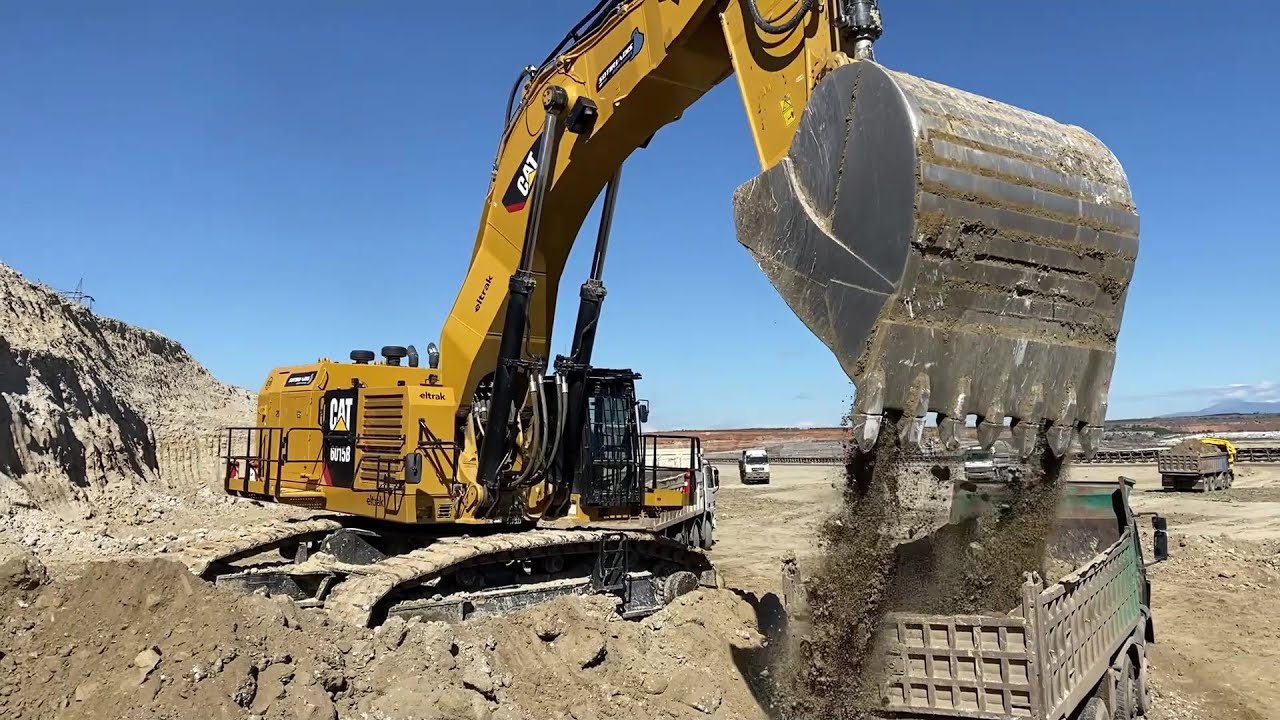Heavy Machines In Action, Excavators, Wheel Loaders, Heavy Transports ...