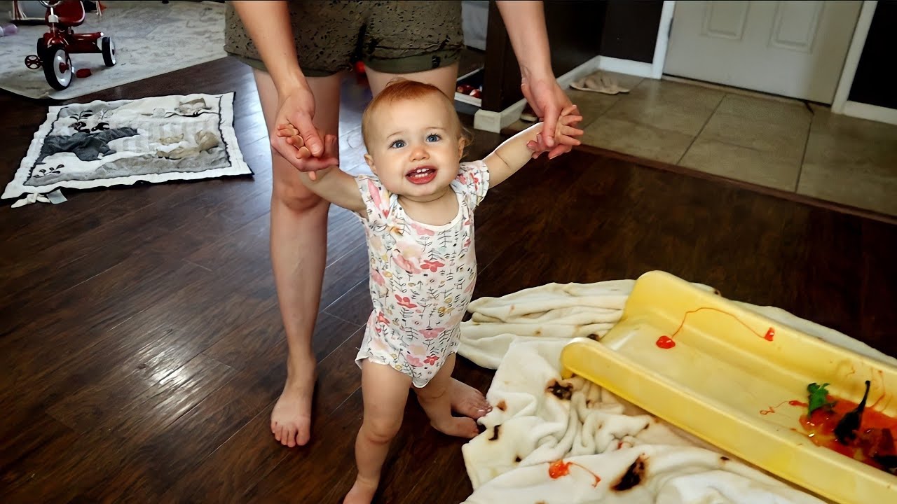 Baby Aubrey's Cute Dance Walk w/ Momma!! Baby & Siblings Save Their ...