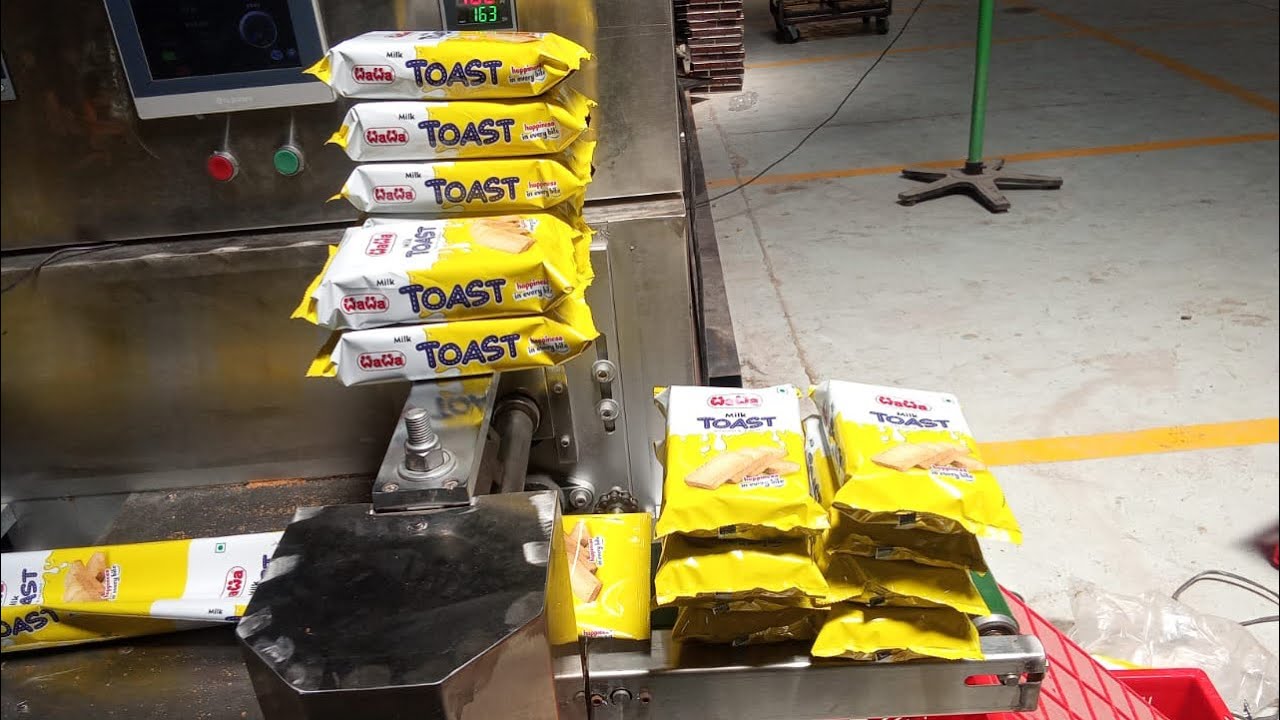 Toast Packing Machine ! Khari Packing Machine - YouTube