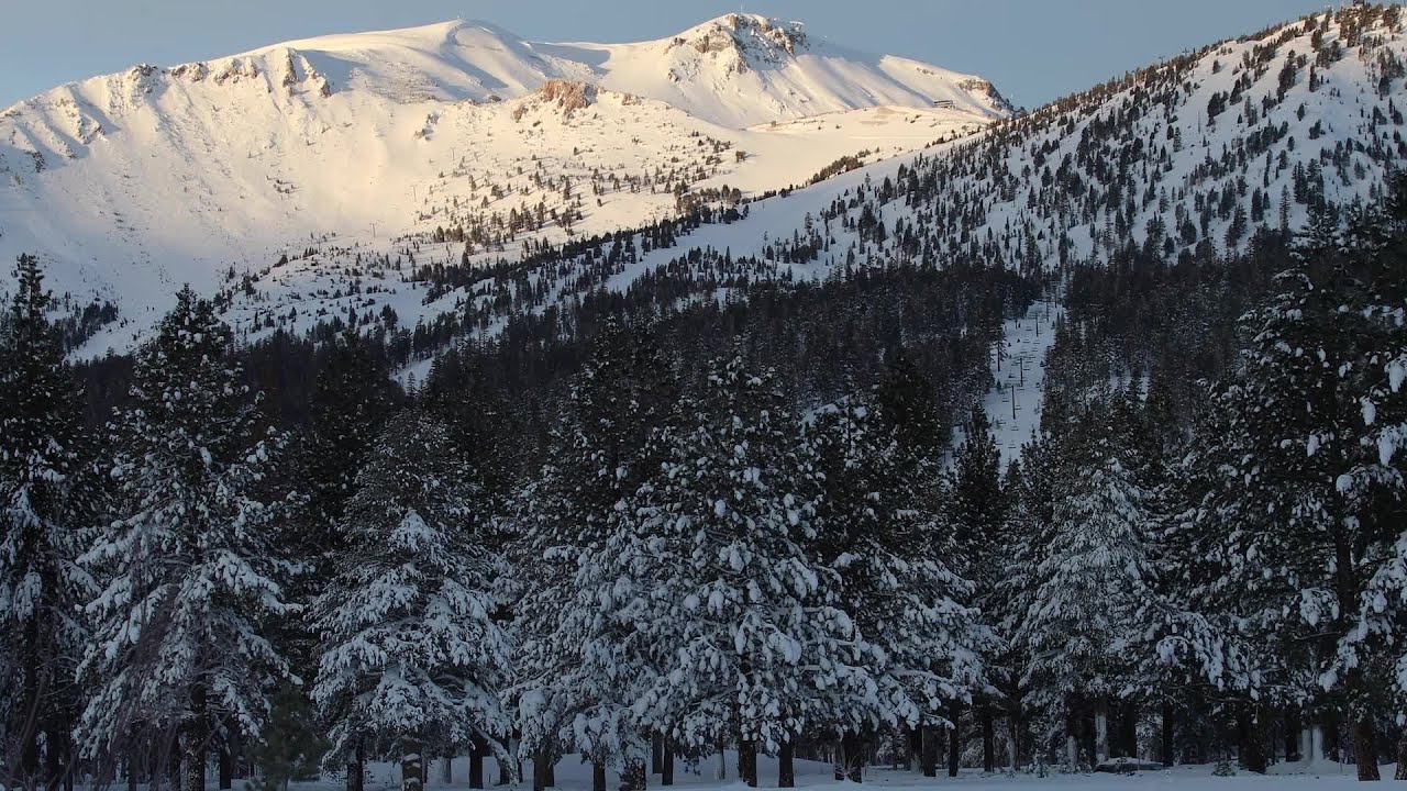 January storm brings fresh snow to Mammoth Mountain - YouTube