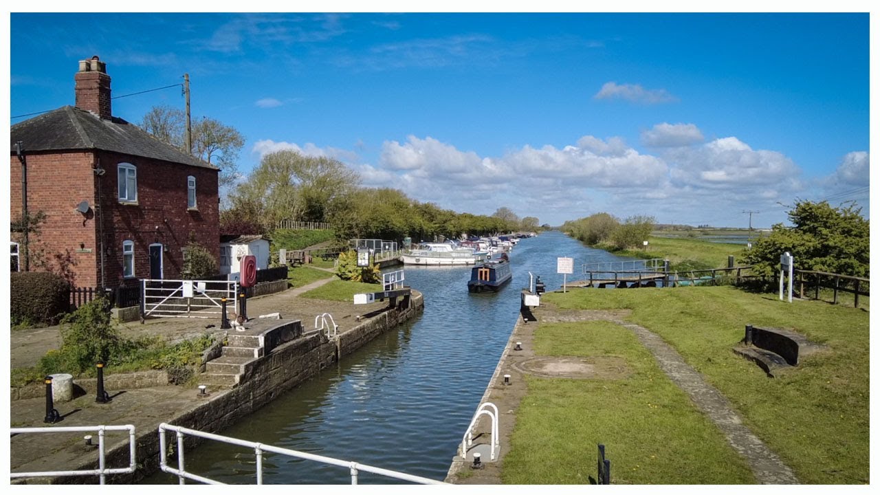 381 - Mooring and Exploring on the River Witham || Woodhall Spa - YouTube