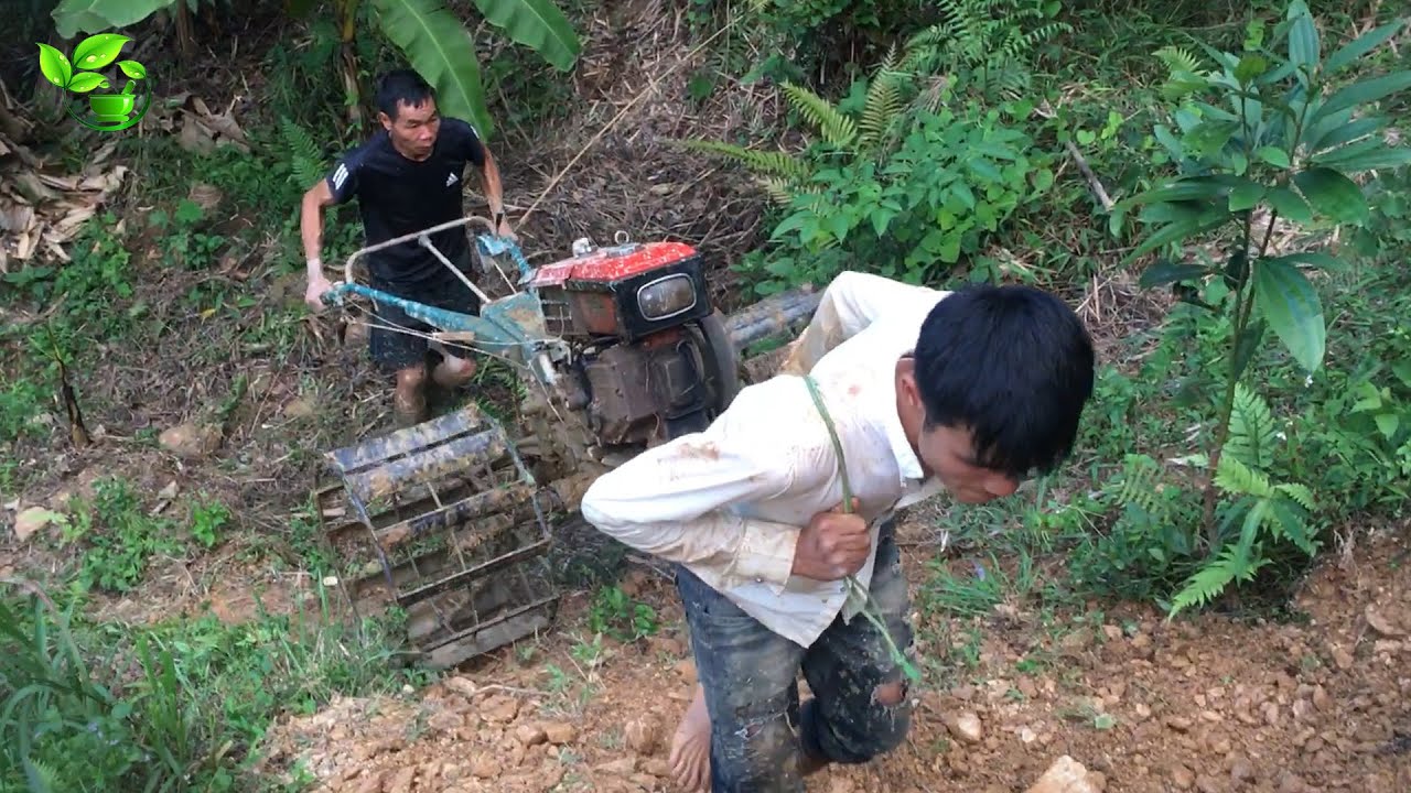 Pulling the machine up a steep slope is very dramatic | agriculture ...