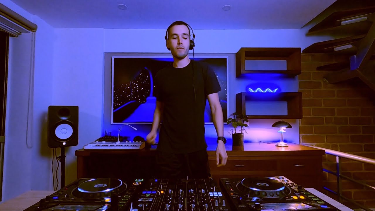 Deep House Tech DJ Mix Dan deLunar - YouTube