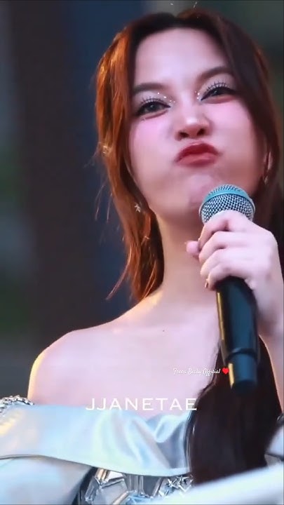 Freen 🫣 & Her Lips 😚 Damn So Cute 🙈#freensarocha #beckyarmstrong #freenbeck #freenbecky - YouTube