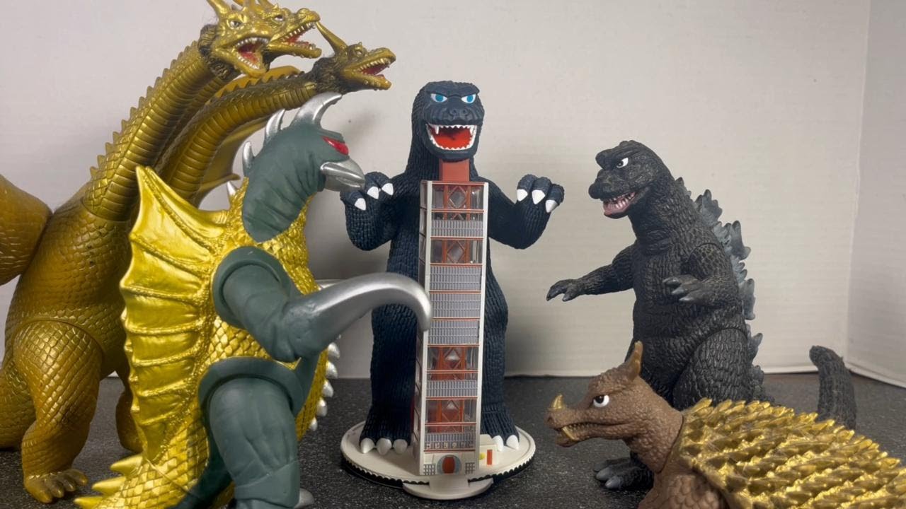 X Plus Toho Maniacs Godzilla Tower Figure Review - YouTube