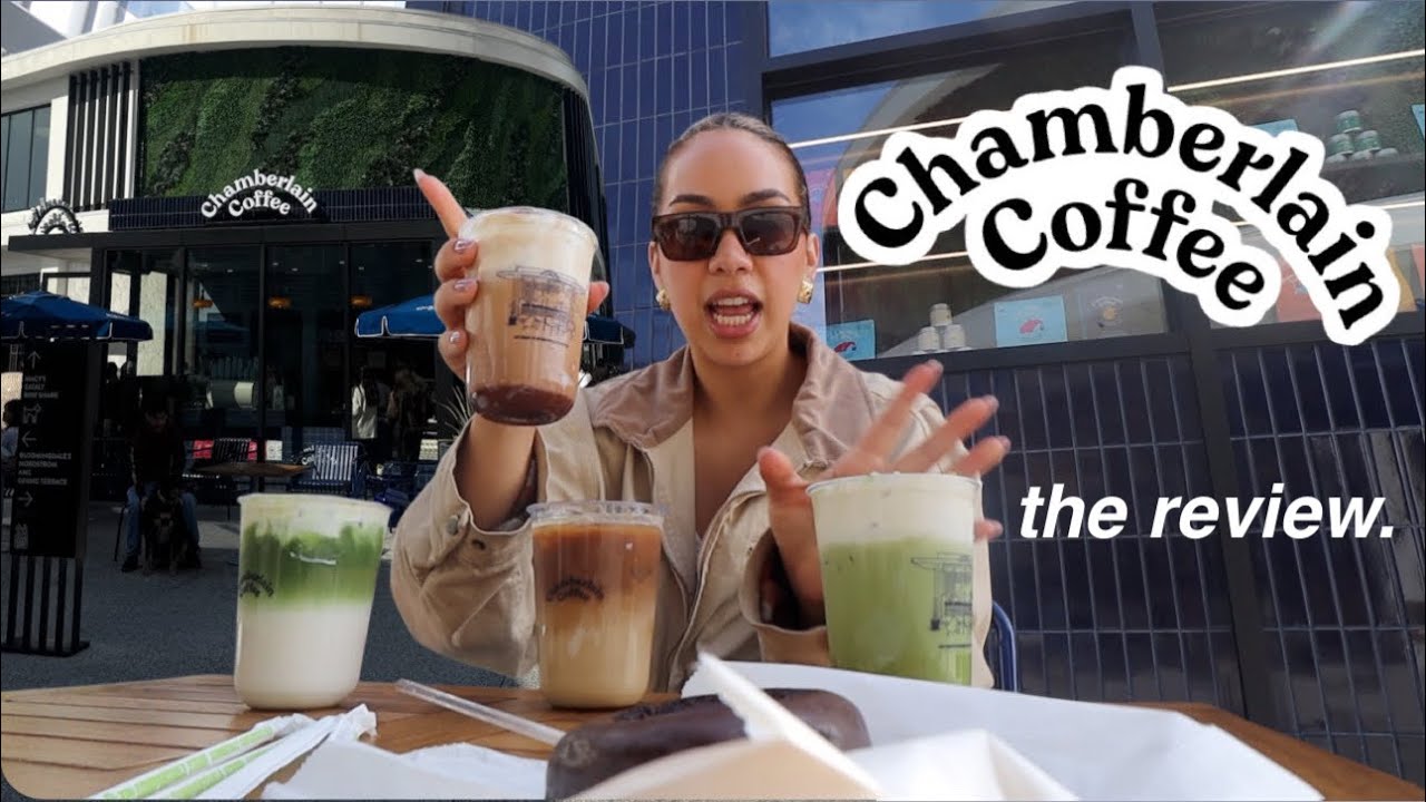 trying Emma Chamberlains FIRST coffee shop *chamberlain coffee review ...
