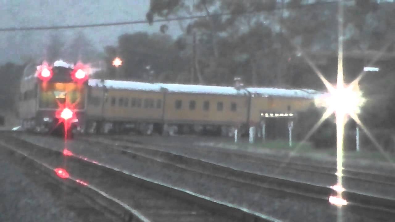 UP 8854 officer special north [HD] - YouTube