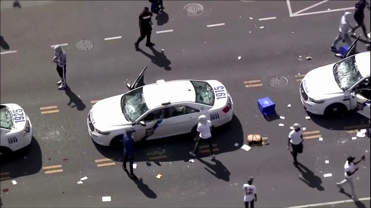 Philadelphia Police Cars Destroyed - YouTube