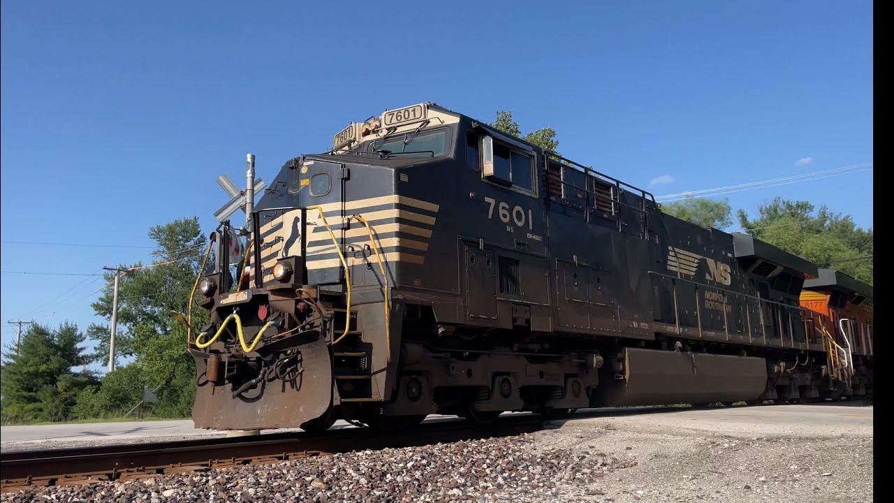 NS 7601 leads NS M12 with a beautiful P5 at Main Street St. Peter’s! - YouTube