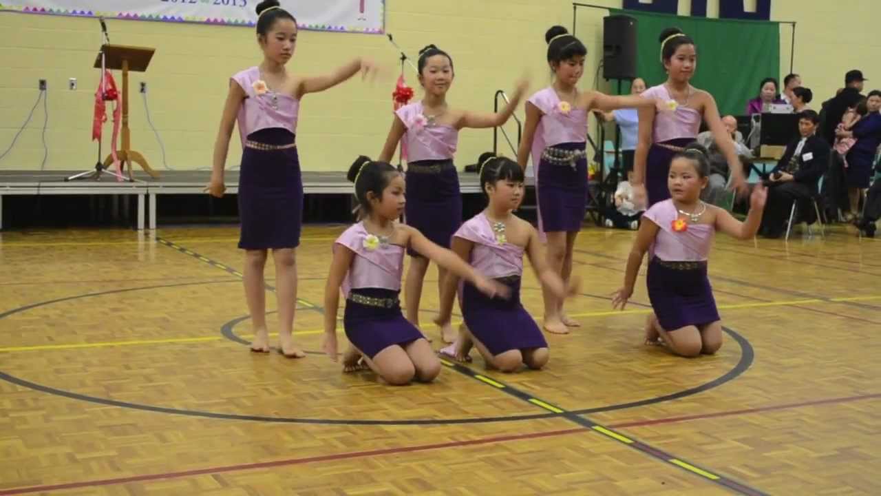 Hmong Canada New Year Dance 2012 Pt 1 - YouTube