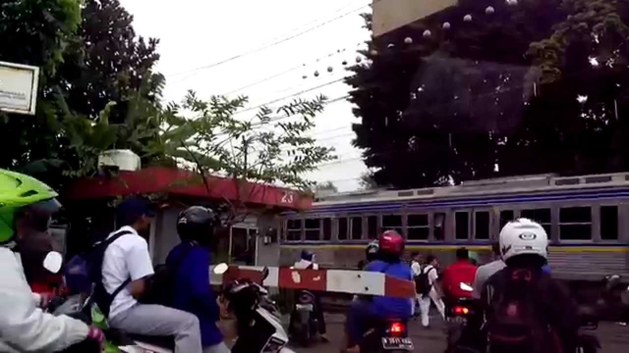 Commuter Line, Toei 6000 series "Djoko Lelono 2" Bogor - Jakarta Kota ...