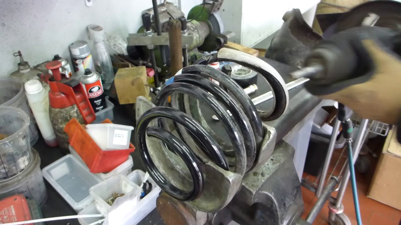 SPACCER Einbau (MacPherson) - YouTube