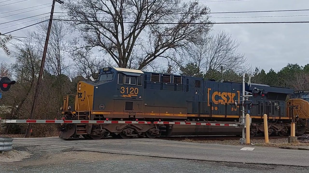 CSX M582 headed southbound in Monroe NC with CSXT 3120 in the lead 11/25/22🇺🇸 - YouTube