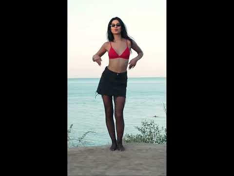 What if Ariana Grande sore pantyhose feet after concert - would you take care of them?