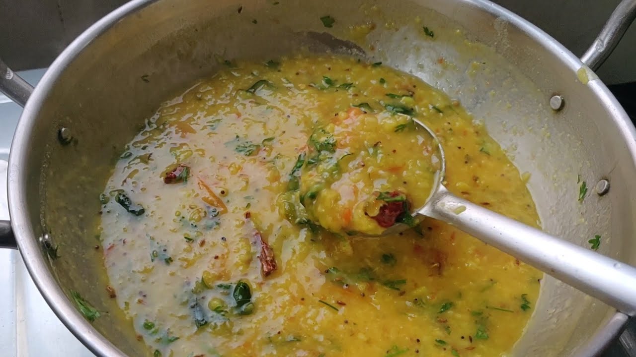 ಹೆಸರು ಬೇಳೆ ತೊವ್ವೆ ತಿಂದು ನೋಡಿ ಒಮ್ಮೆ !! Moong dal Tovve , Thove - YouTube