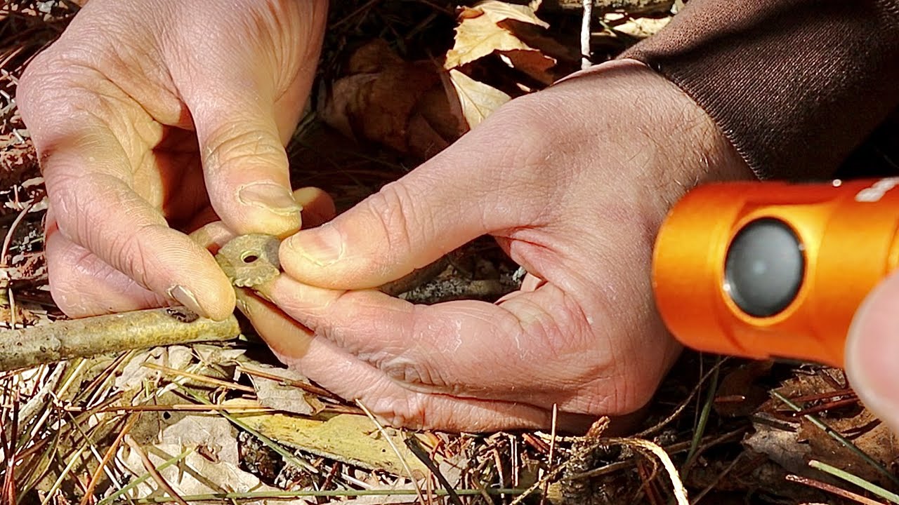 You have never seen anything like this found metal detecting - YouTube