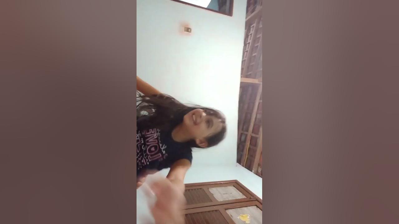 Vídeo com priminha - YouTube