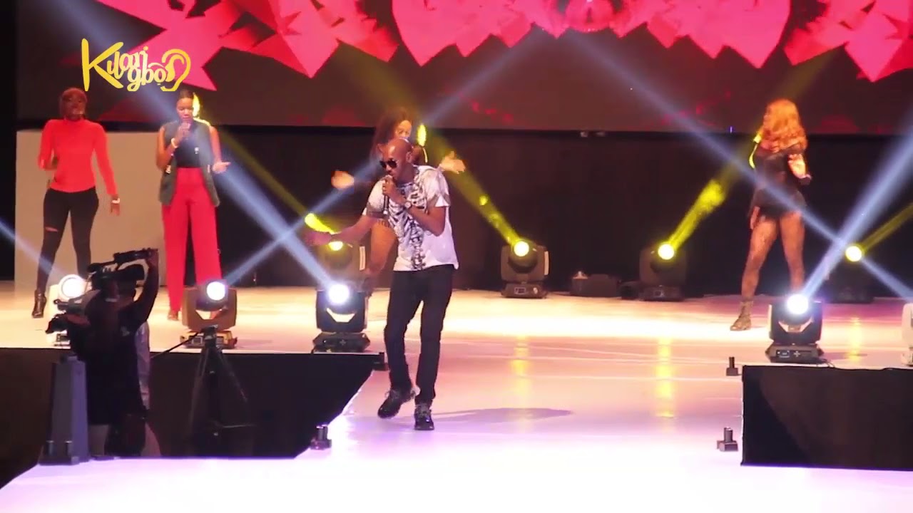 2Baba | Performing At Warri Again { Nigerian Entertainment} - YouTube