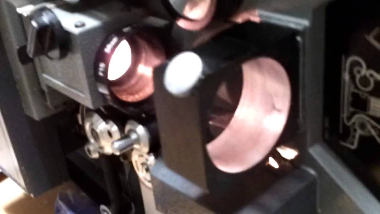 Proiettore 16mm fumeo 9200 super appena riparato - YouTube
