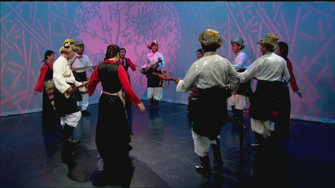 Traditional Tibetan Dance - YouTube