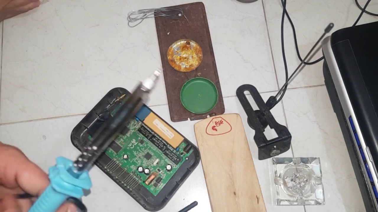 WiFi Router Antenna Replacing At Home (DIY) - Router Antenna Mod - YouTube