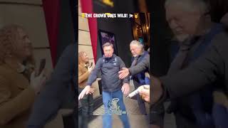 Robert Plant: The Legend Everyone Wants to Meet! 🚶‍♂️📸 #robertplant #ledzeppelin #shorts #jsyakie