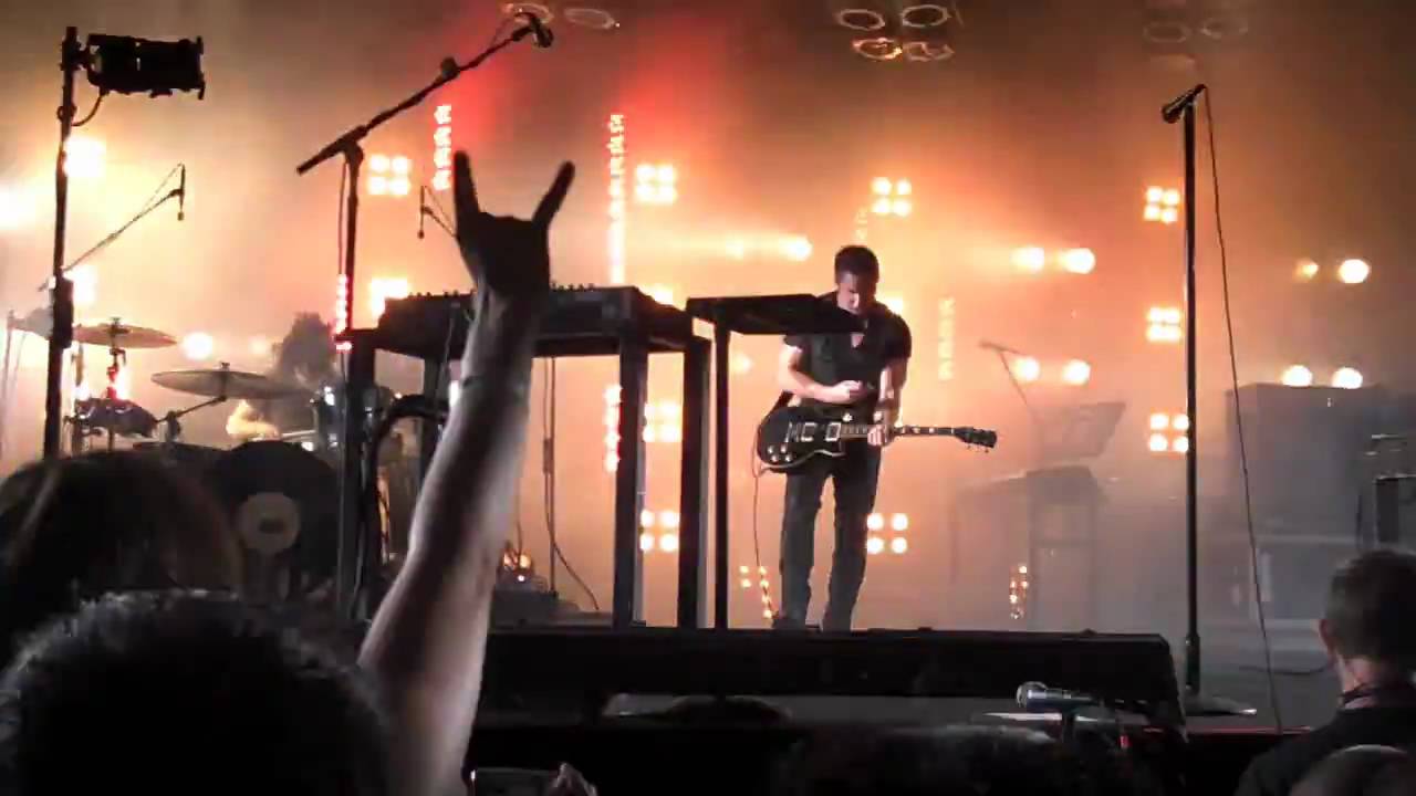 nine inch nails - Burn - NIN|JA - 6/10/09 (HD) - YouTube